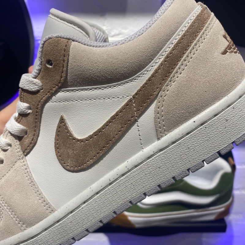 Air Jordan 1 Low SE Legend Light Brown - Droper